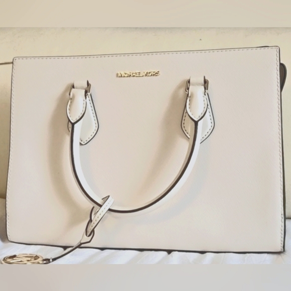 MICHAEL Michael Kors | Bags | Michael Kors Sheila Medium Saffiano ...